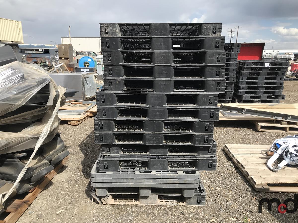 Stack of Plastic Pallets (Some May Have Minor Damage)