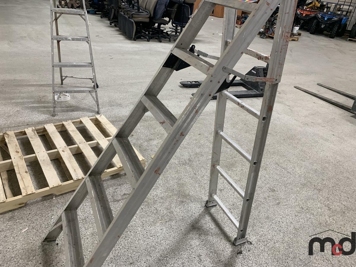 (2) Aluminum Ladders