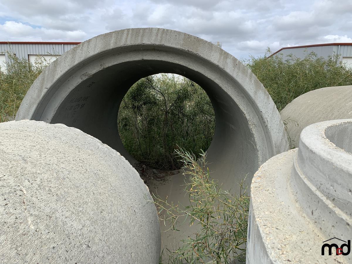 Various Sizes of Large Manhole Concrete Rings & Lids