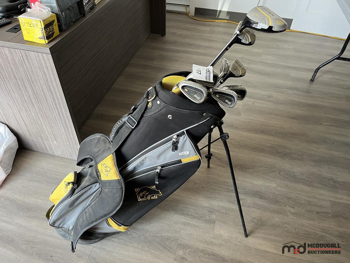 Clubs de Golf Dans un Sac