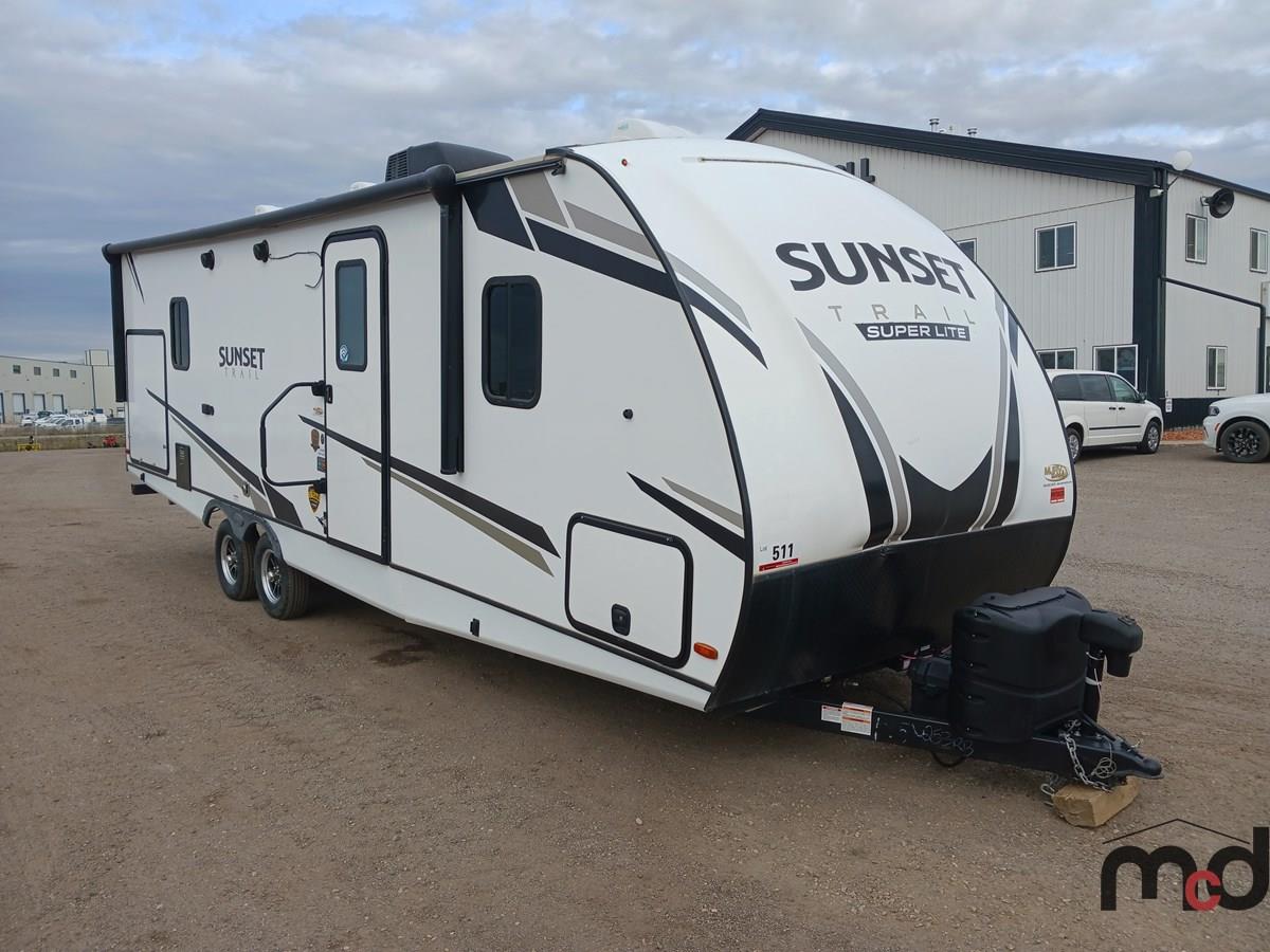 2022 Crossroads Sunset 30' 253RB T/A Travel Trailer