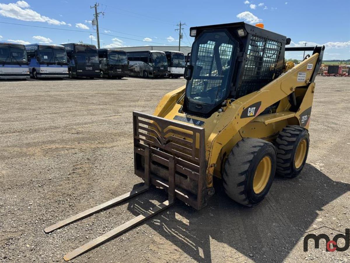 2010 Caterpillar 252B Skid Steer