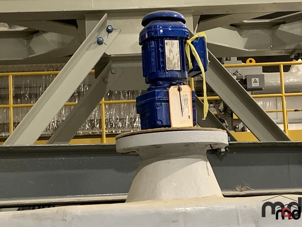 Structural Composite Technologies Fibreglass Tank w/ Agitator