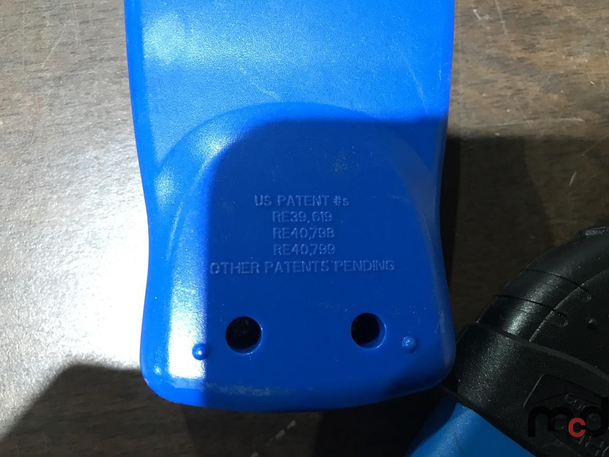 Innova 3020b Diagnostic Tool, Lighters & Vehicle Fobs