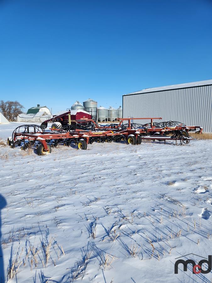 2006 6012 Seed Hawk Air Drill & 2011 500 Seed Hawk Air Tank