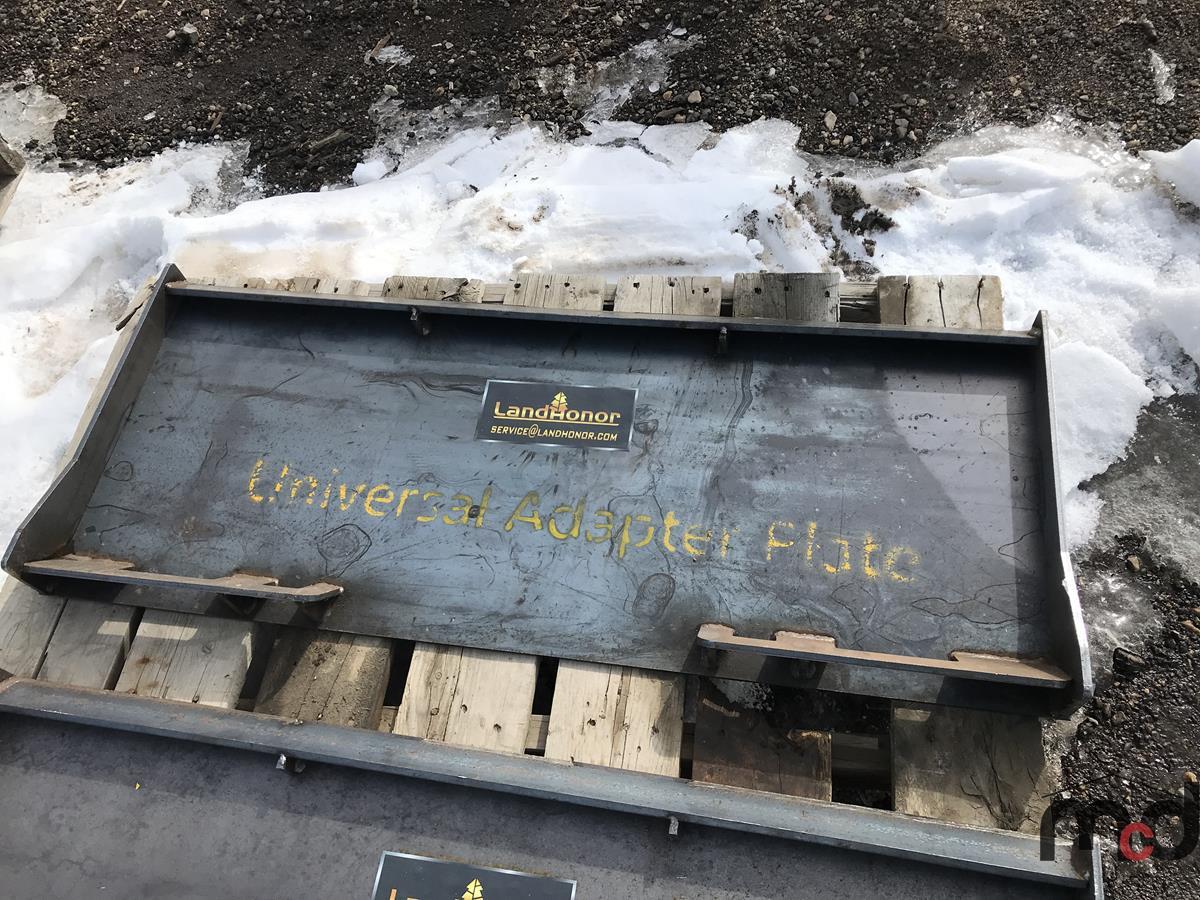 LandHonor Skid Steer Universal Adapter Plate