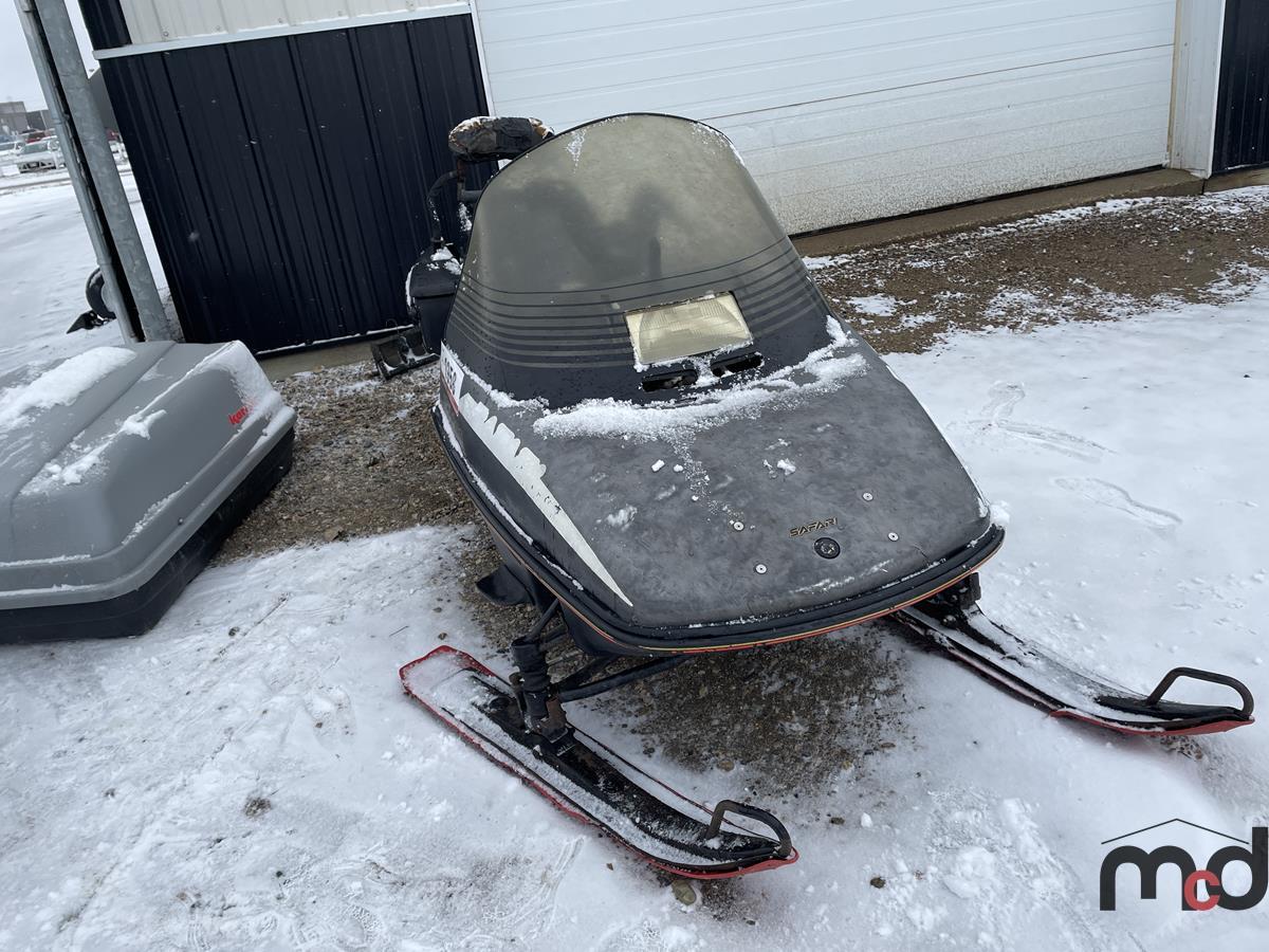 1989 Safari Ski-Doo Snowmobile