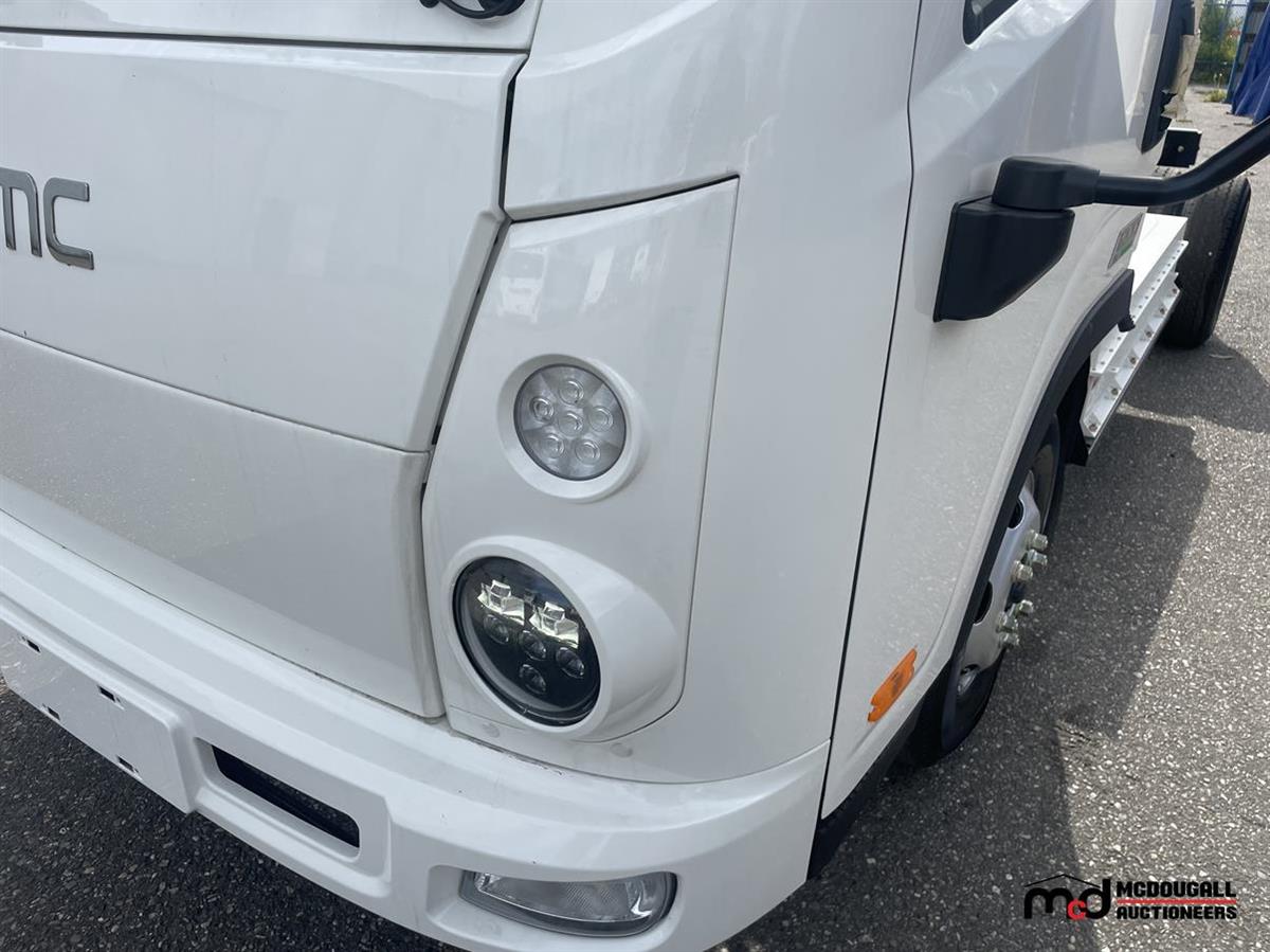 2024 VMC 1200 Electric Class 3 S/A Van Truck (Unused)