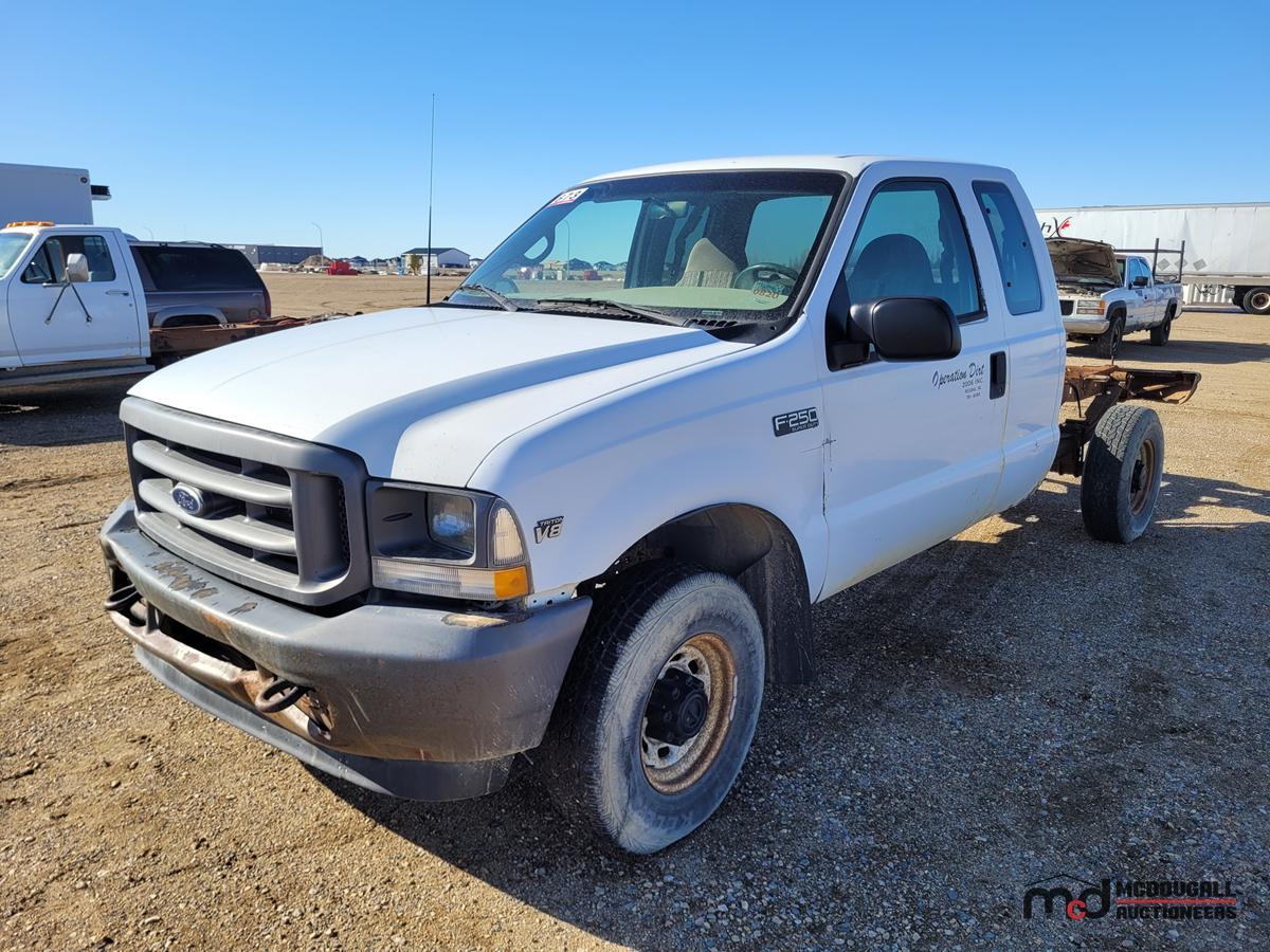 2002 Ford F250 Cab/Chassis Truck
