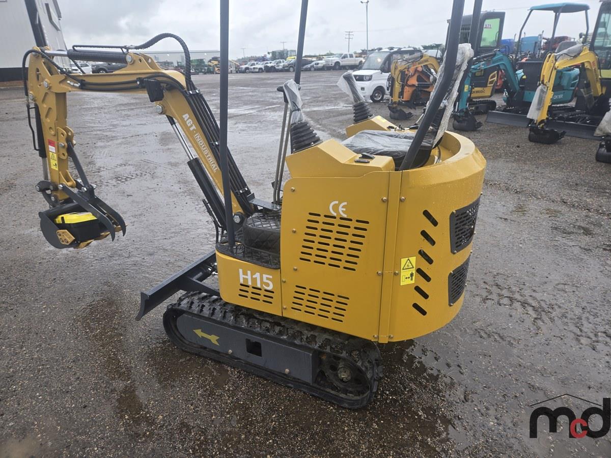 2023 AGT H15 Mini Excavator