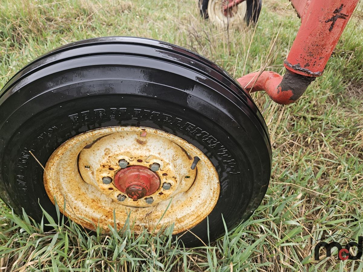 1984 International Harvester 4000 Windrower Swather (Parts)