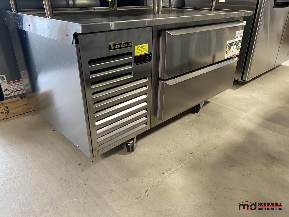 Traulsen Compact Undercounter Prep Table