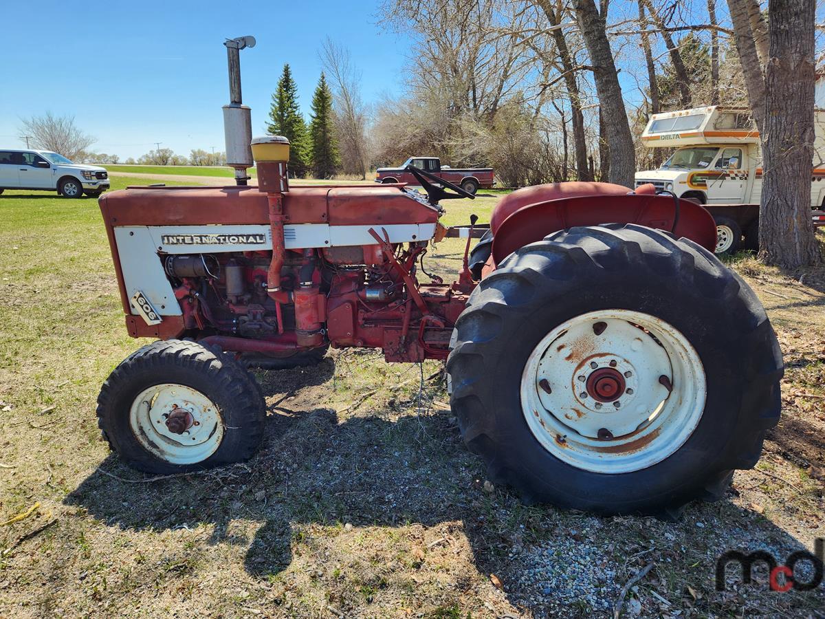 IH 606 Tractor (Non-Runner)