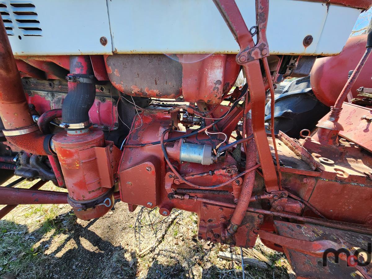 IH 606 Tractor (Non-Runner)
