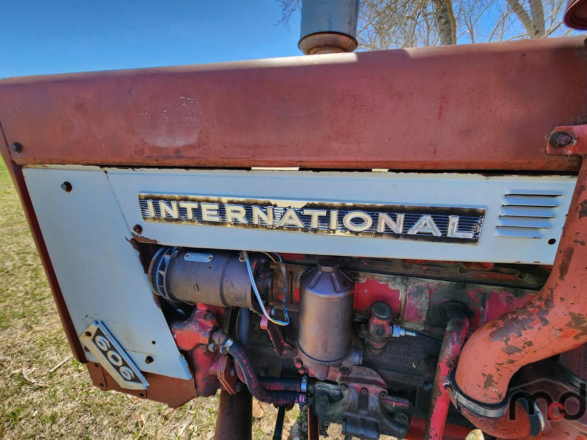 IH 606 Tractor (Non-Runner)