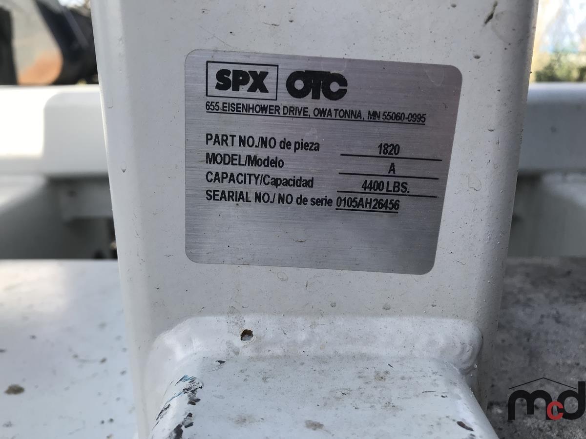 SPX OTC Heavy Duty Crane