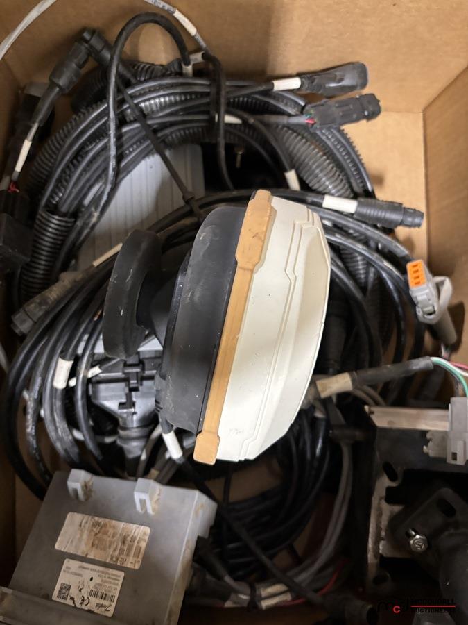 Outback GPS Auto Steeer System w/ 7" Rebel