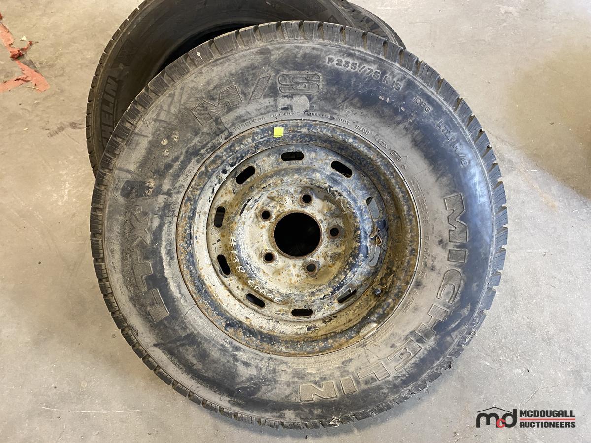 (4) Vehicle Tires w/ & Without Rims