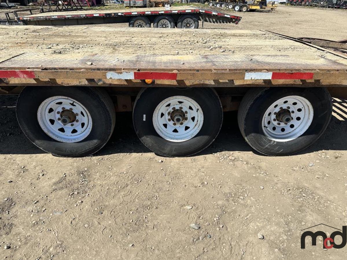 2013 Load Trail 20' Tridem Flatbed Equipment Trailer