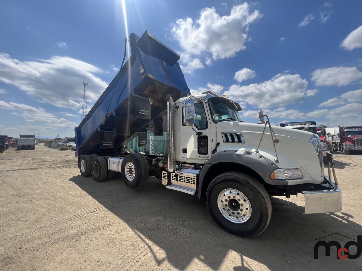 2018 Mack GU Dump Truck