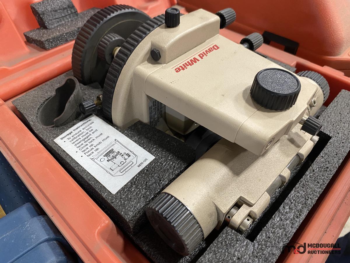 David White LT8-300P Universal Level-Transit