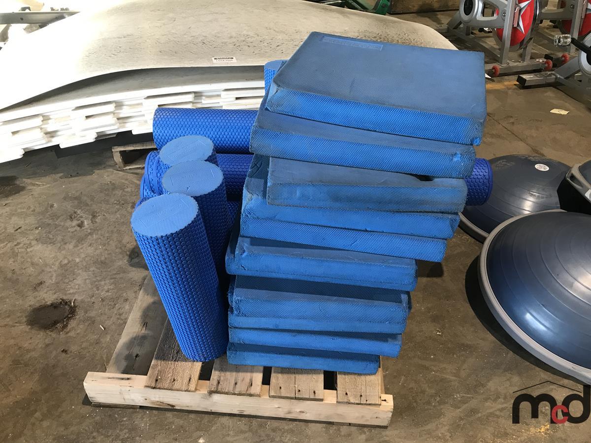 Pallet w/ Foam Rollers & Pads