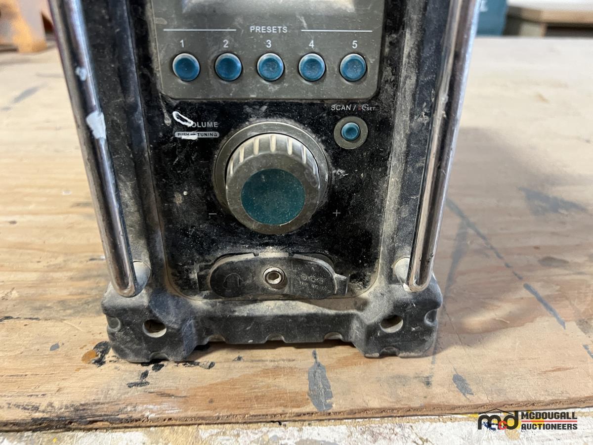 Makita BMR100 Battery Powered Speaker