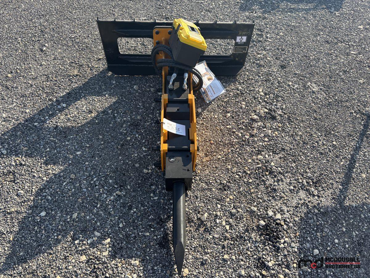 2025 GIYI GY-P680 Skid Steer Breaker Attachment