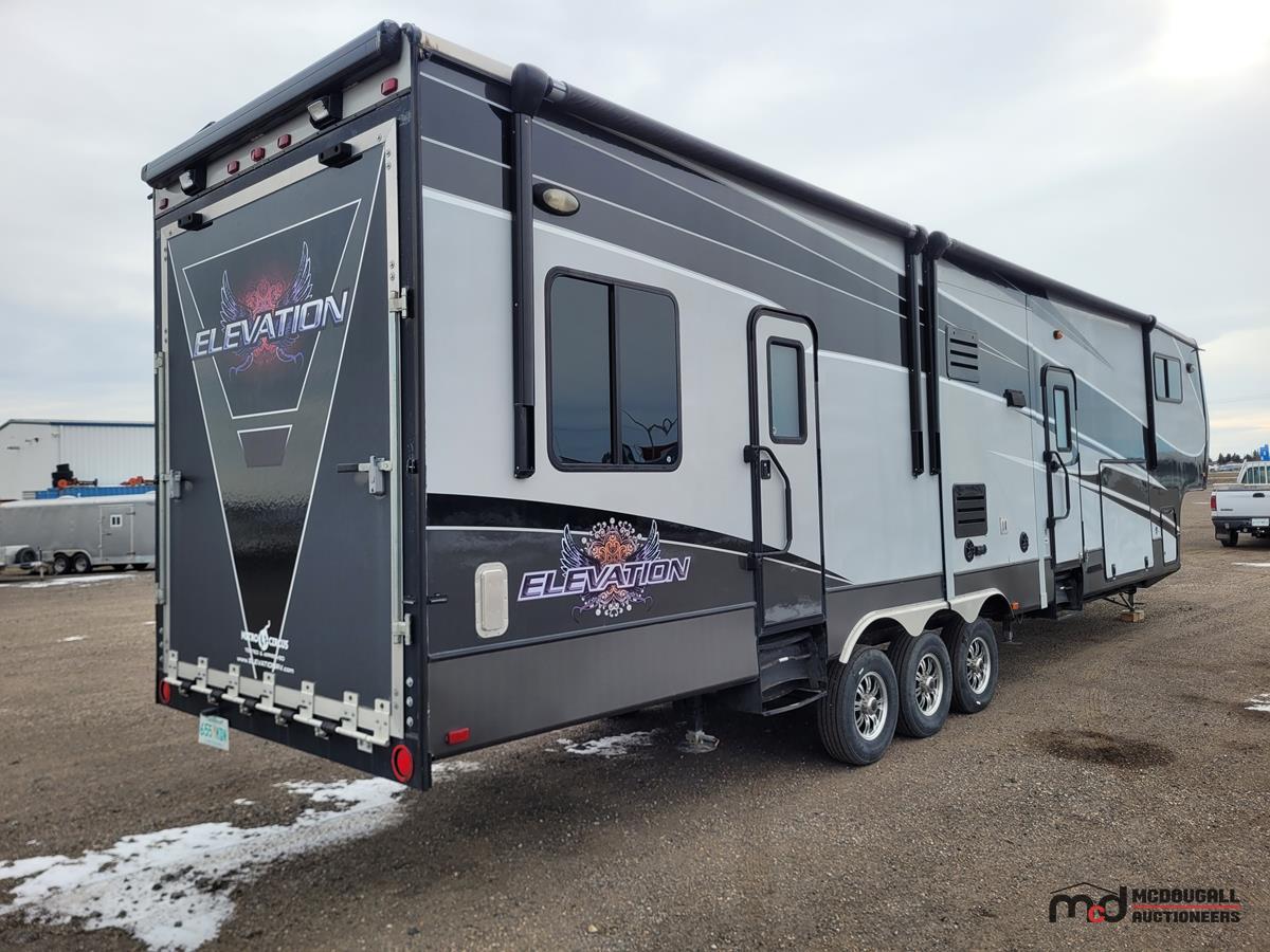 2013 Crossroads Elevation Tridem Toy Hauler Travel Trailer