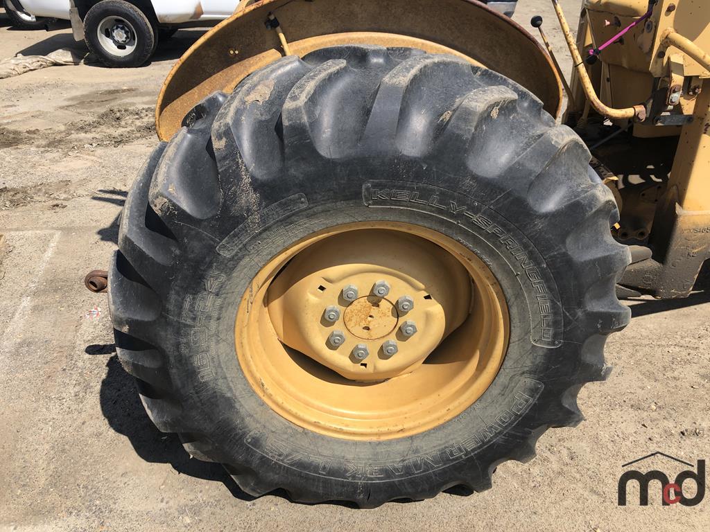 Ford 340A Tractor w/ Bucket