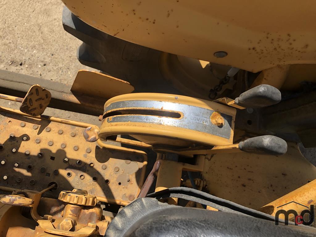 Ford 340A Tractor w/ Bucket