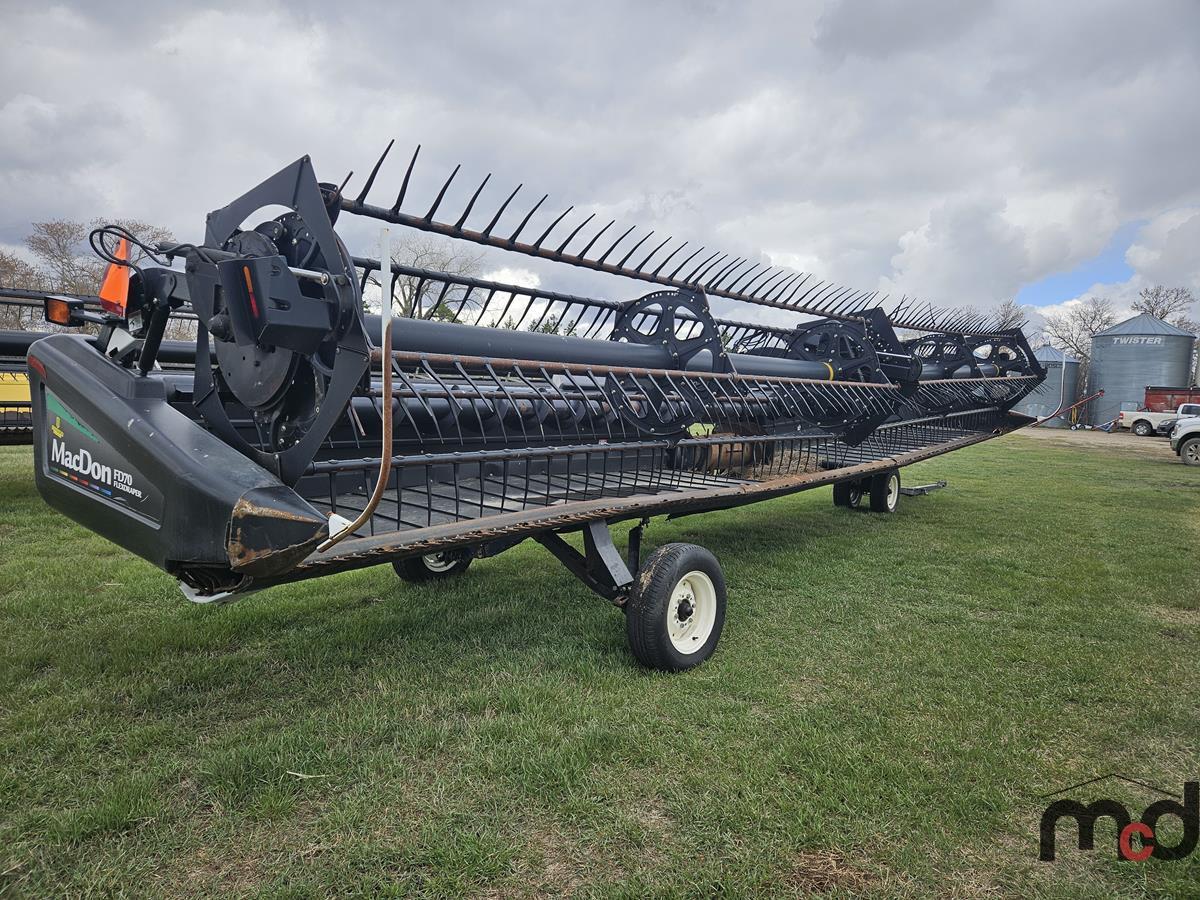2009 MacDon FD70 Flexdraper Header
