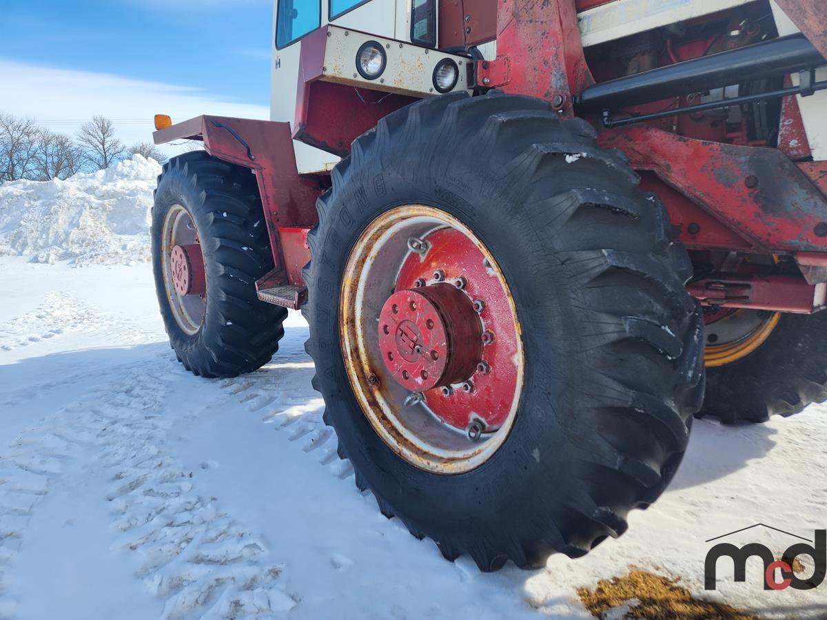 International 4166 4WD Tractor