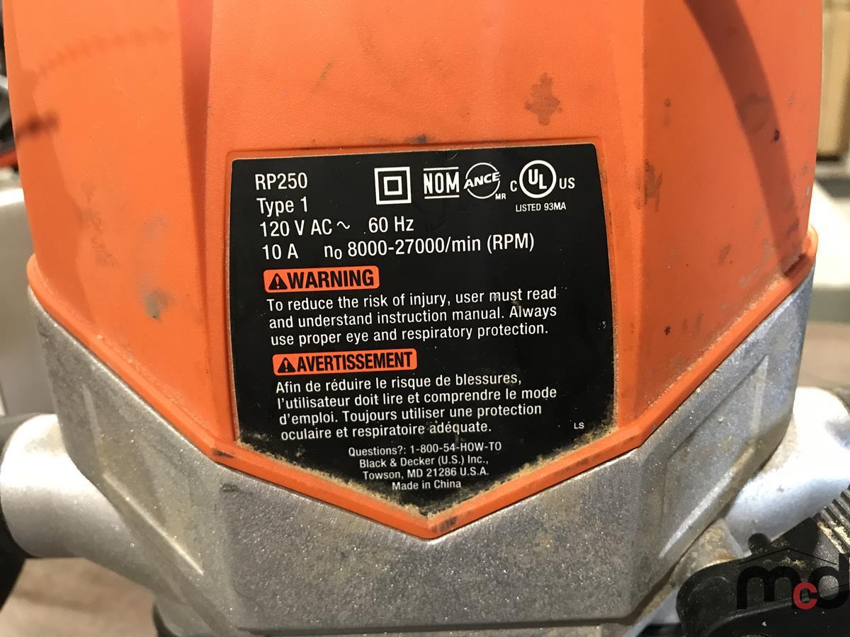 Black & Decker Plunge Router