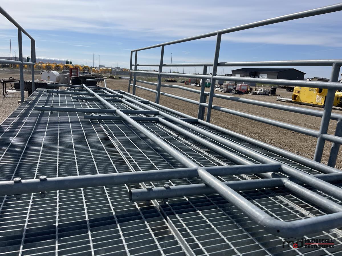 (22' x 7' x 4' 5'') Grading Platform w/ Rails