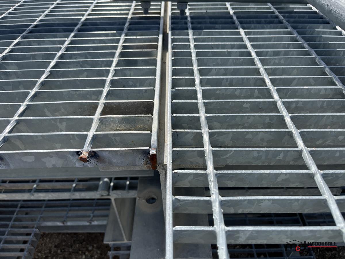 (22' x 7' x 4' 5'') Grading Platform w/ Rails