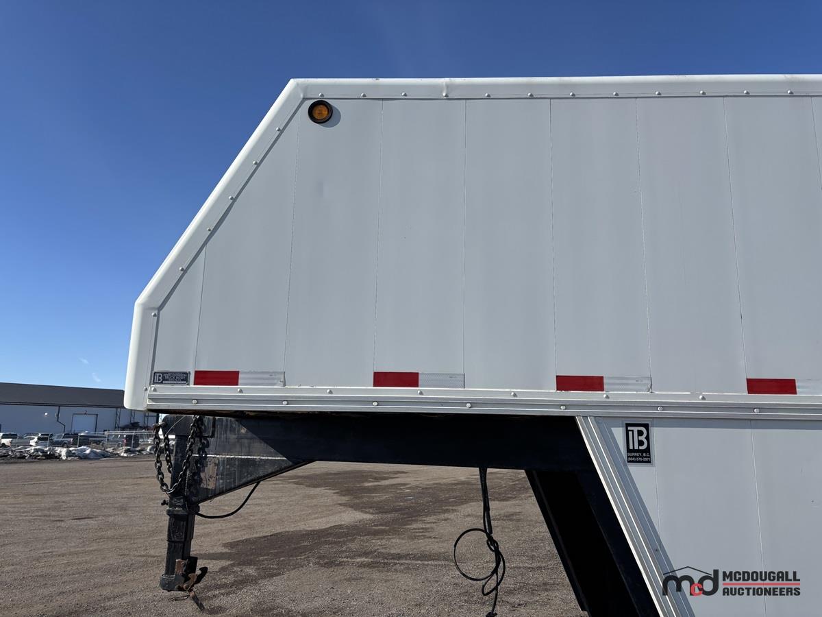 2008 Intercontinental Tridem 35' Office Trailer