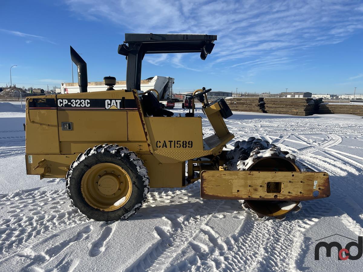 2005 Caterpillar CP-323C Vibratory Padfoot Compactor