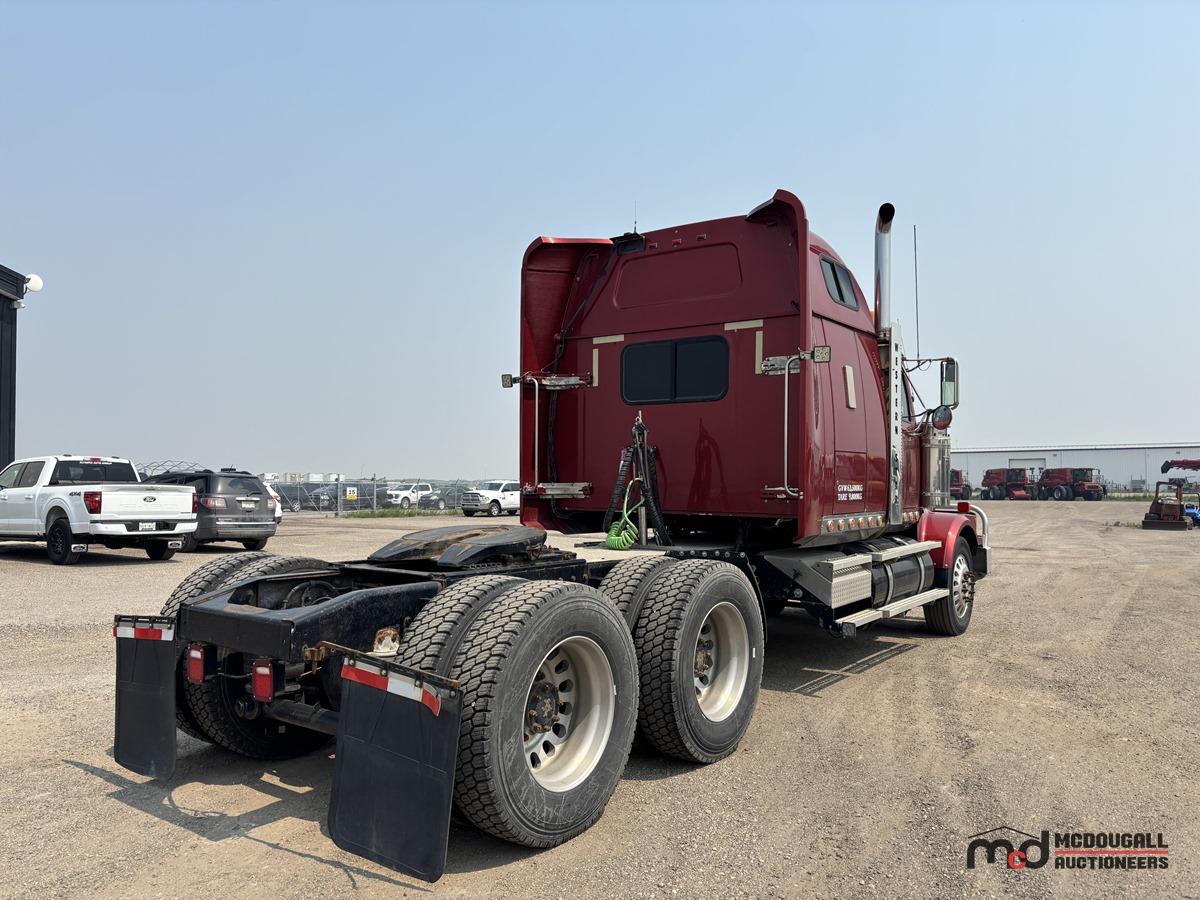 2002 Western Star 4964 FX T/A Sleeper Semi Truck