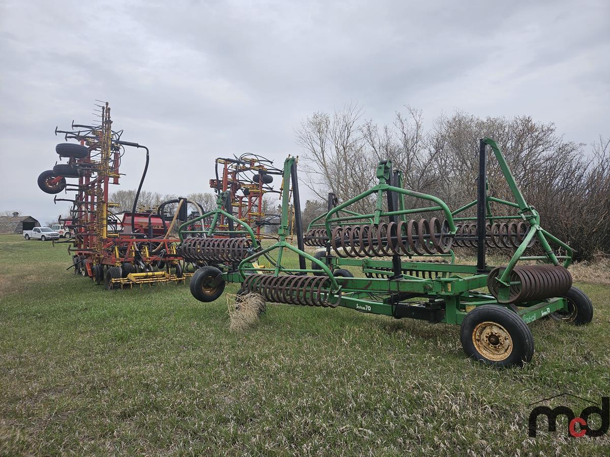 Prasco Seed Tank w/ Bourgault Cultivator w/ Flexi Coil Harrow
