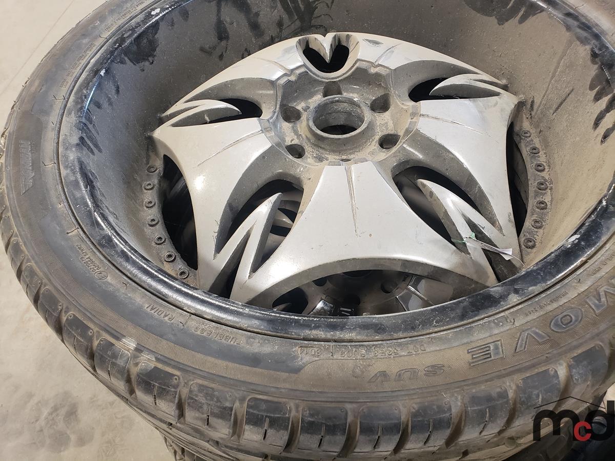 (3) 305/35R24 Tires on Rims