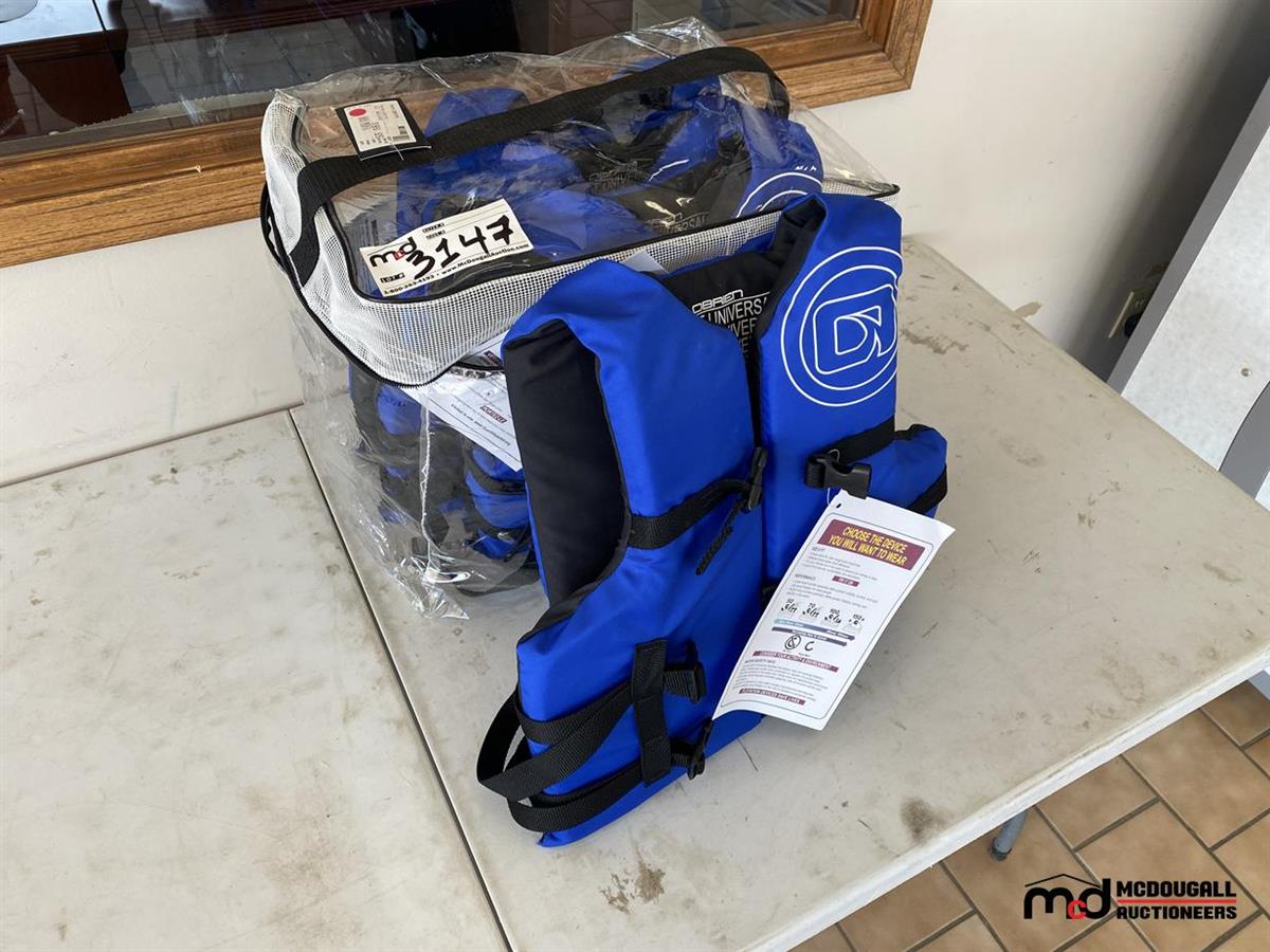 (4) Adult Universal Life Jackets