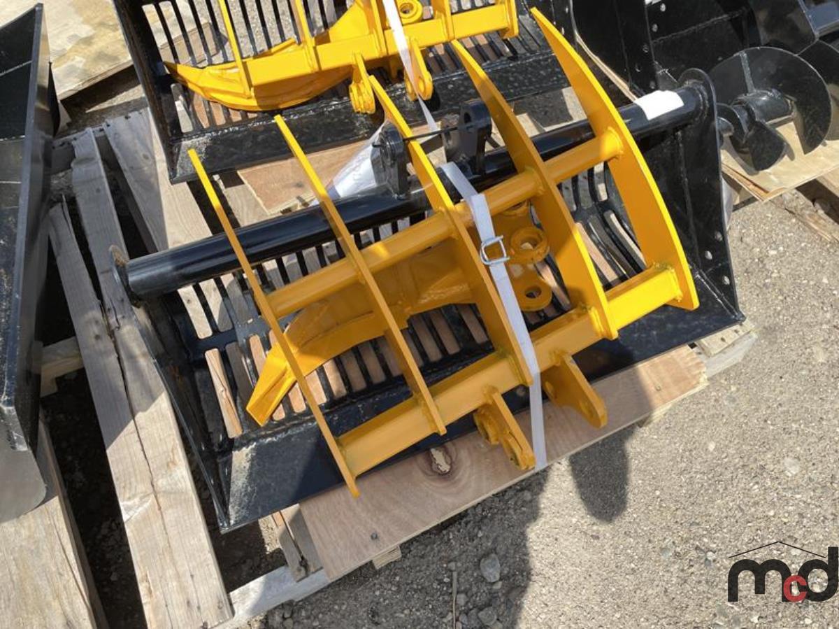 Mini Excavator Attachment Set Including 880 mm, Sand Bucket, Ripper and ...