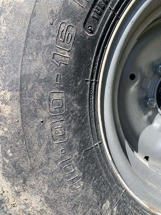 2010 Case IH Farmall 95U Tractor w/ 2010 L730 Loader