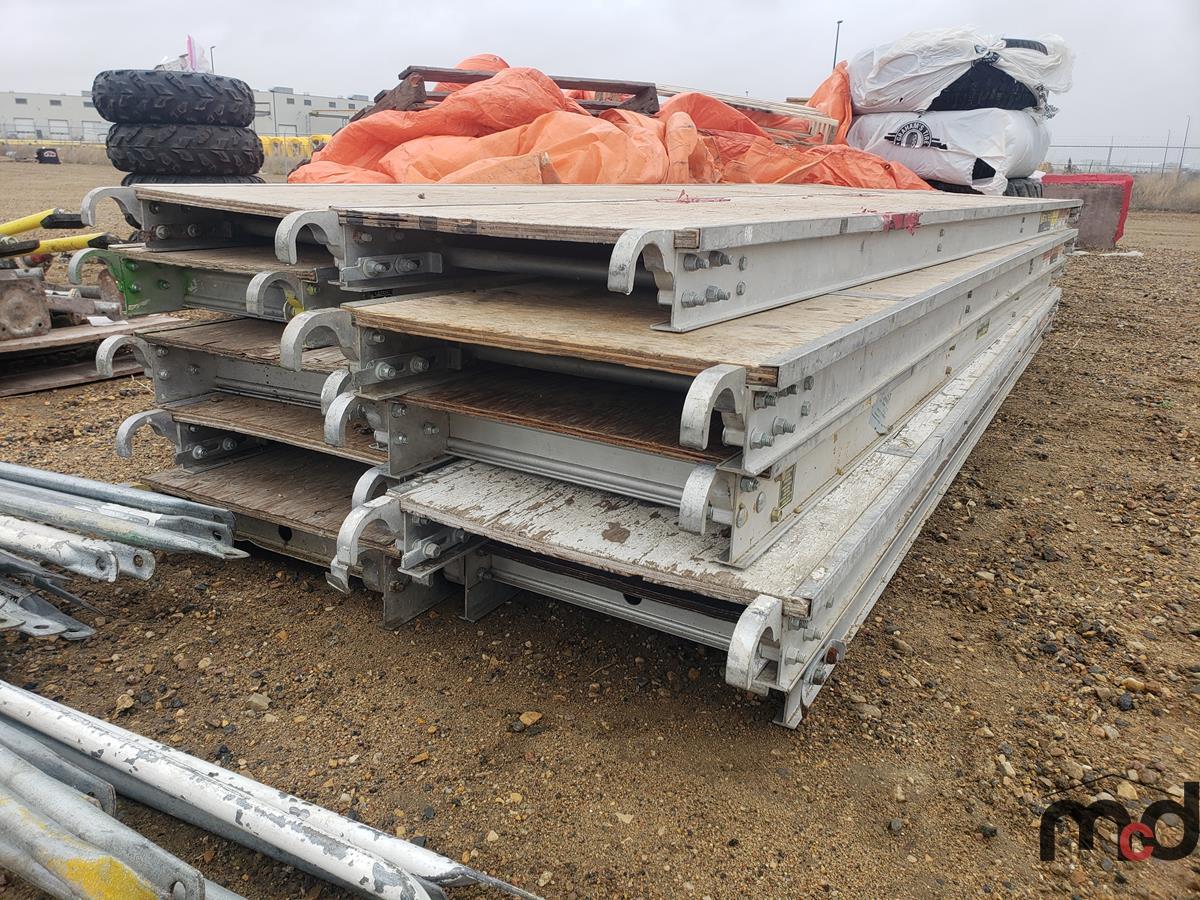 Scaffolding (Uprights, Cross Beam Supports and Pallet of Parts)