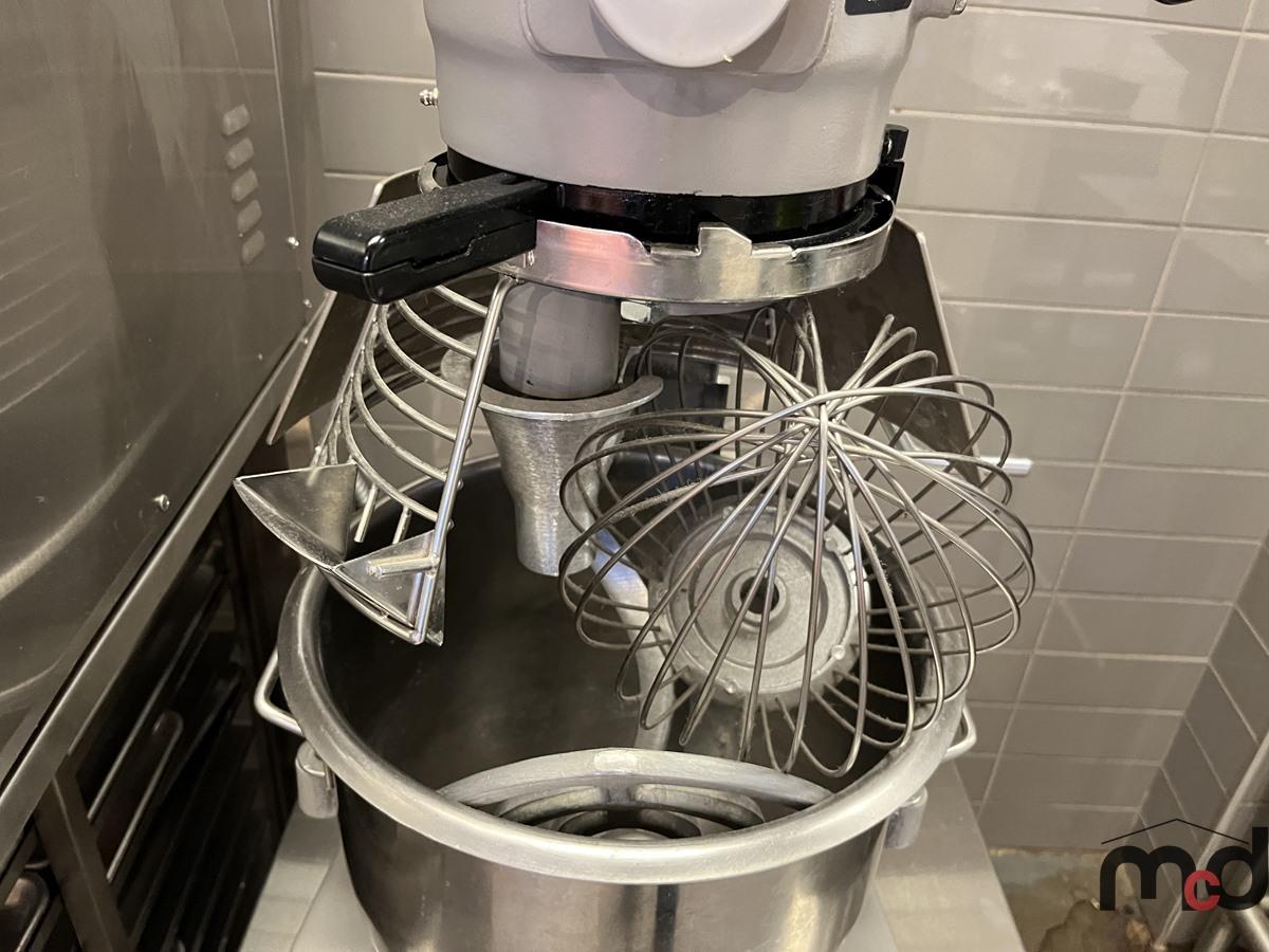 Globe SP20 Commercial Food Mixer
