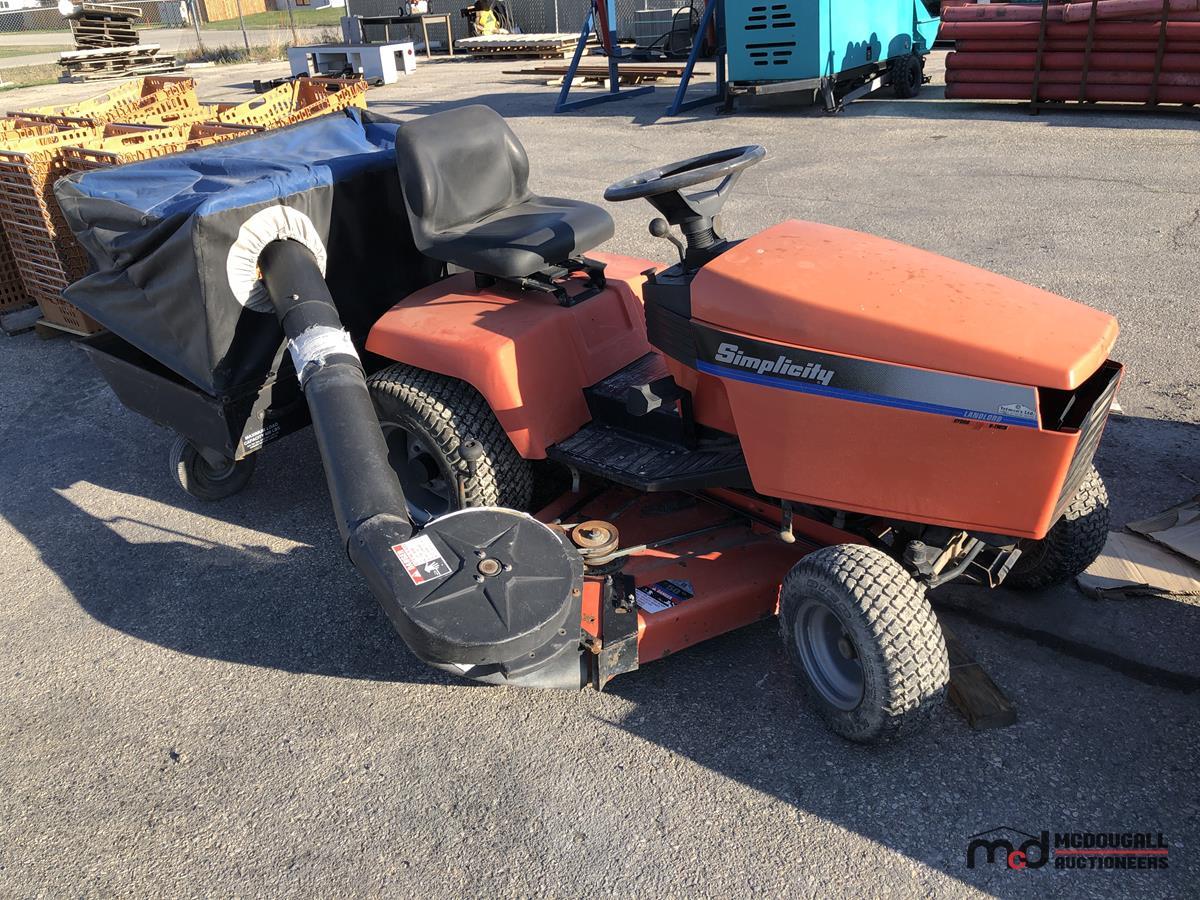 Simplicity 18HP Lawn Tractor 50'' w/ Grass Collection (Non-Runner)