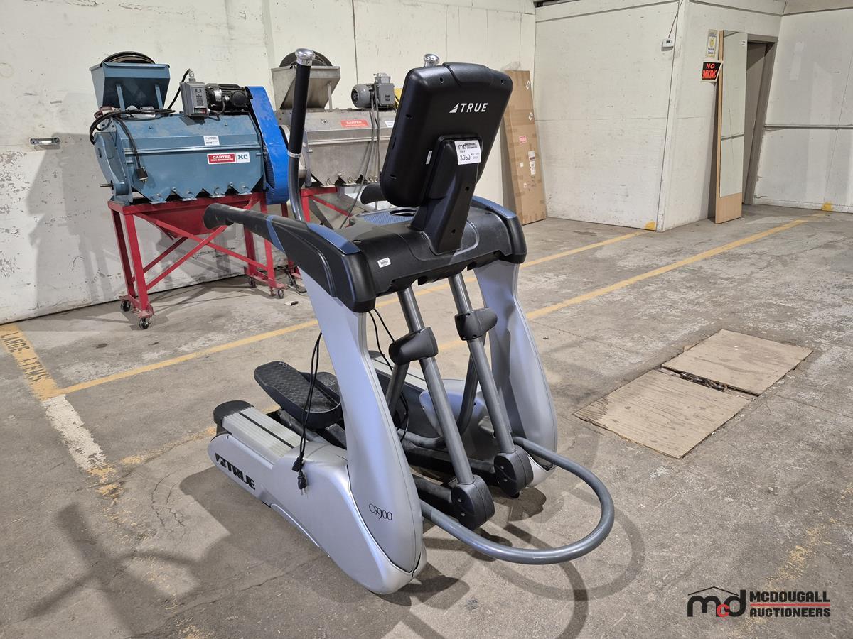 TRUE XCS900 Elliptical Trainer