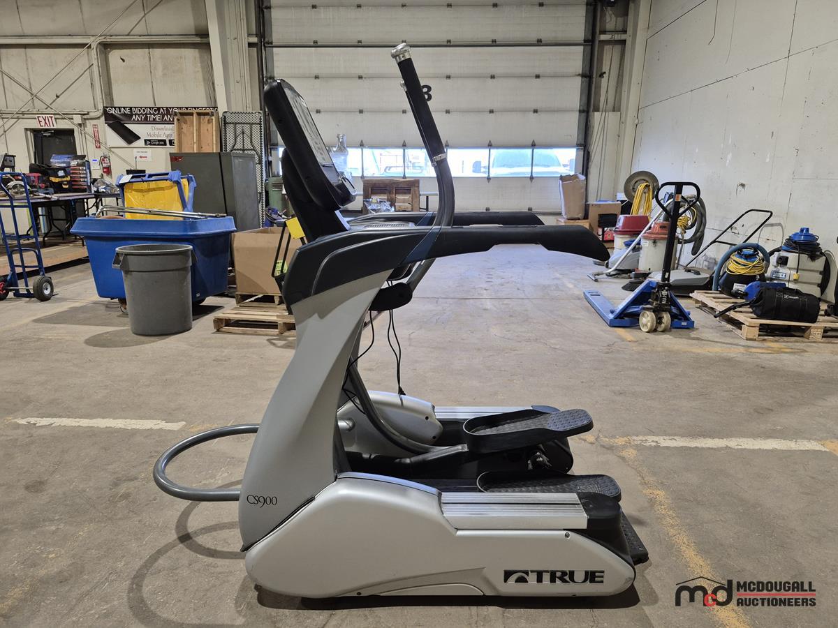TRUE XCS900 Elliptical Trainer