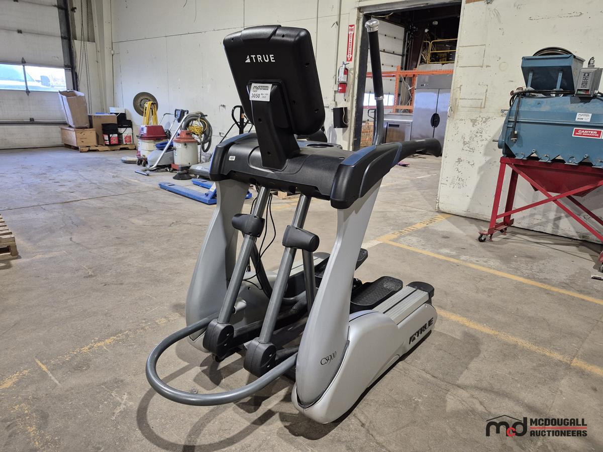 TRUE XCS900 Elliptical Trainer
